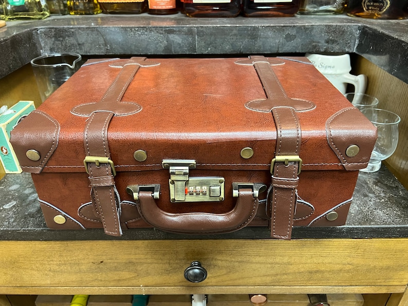 Vintage Style Portable Speakeasy Mini Plus Traveling Bar Case Chest ...