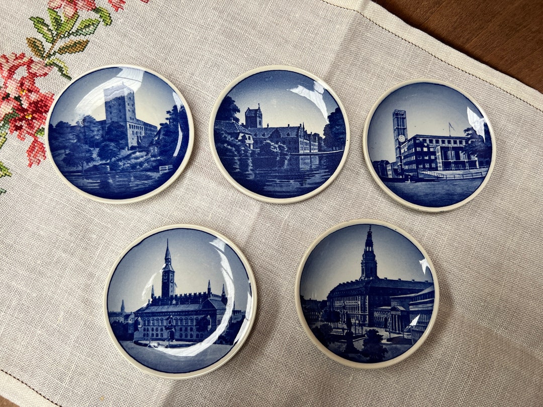 Royal Copenhagen Mini-plates, Denmark Sites, 3.25" Danish Blue & White ...