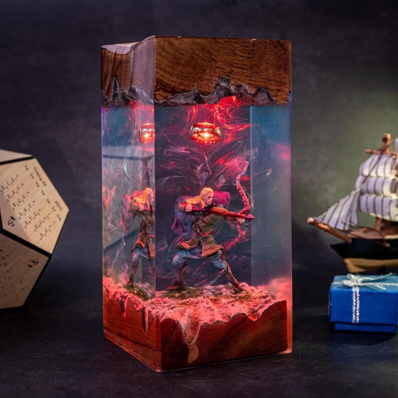 Legolas Greenleaf Elf Prince Lord of the Rings Movie, Epoxy Resin Lamp ...