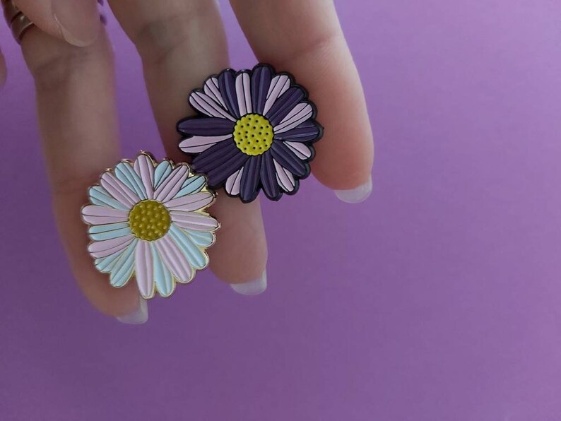 Australian Daisy Flower Enamel Lapel Pin Badge | Etsy