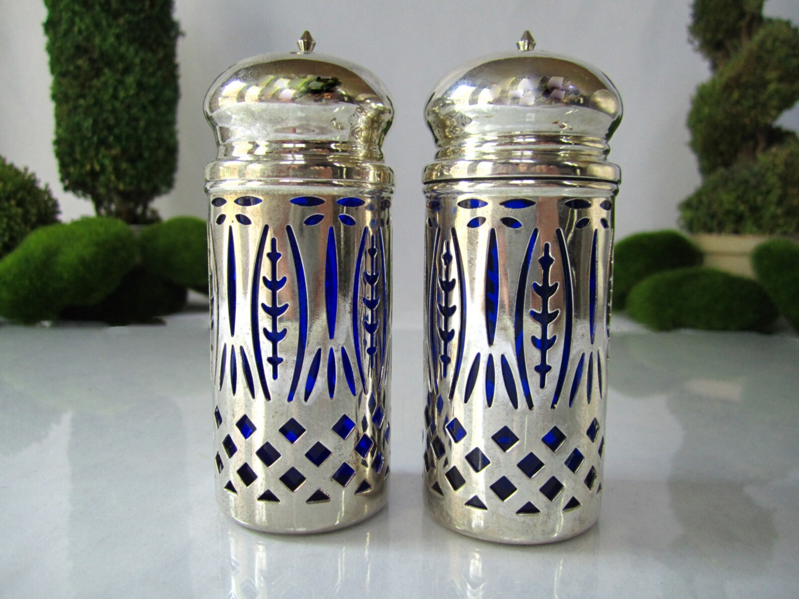 Vintage Cobalt Blue Glass Silver Plate Salt And Pepper Shakers | Etsy Vintage Cobalt Blue Glass Silver Plate Salt And Pepper Shakers | Etsy