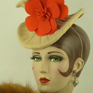 VINTAGE 1940s TILT HAT, Superb Cream Felt Tilt Topper, Scarlet Felt ...