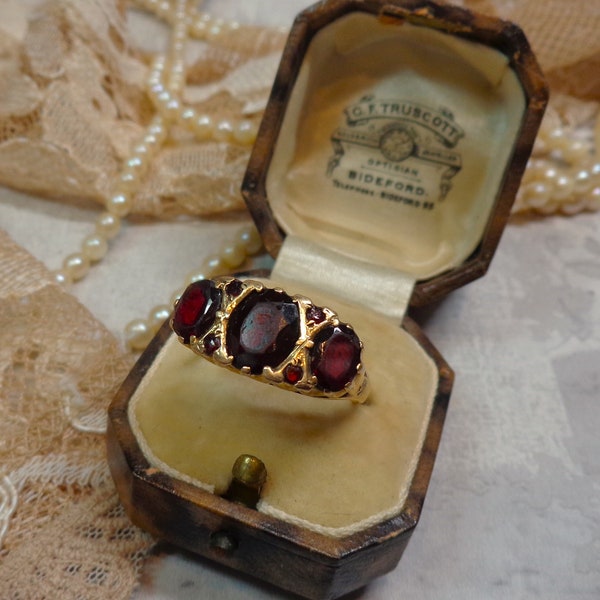 Antique Garnet Ring - Etsy