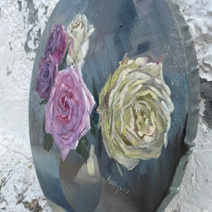 Roses Oil Painting in Round Pink White Flowers Bouquet Still Life Wall ...