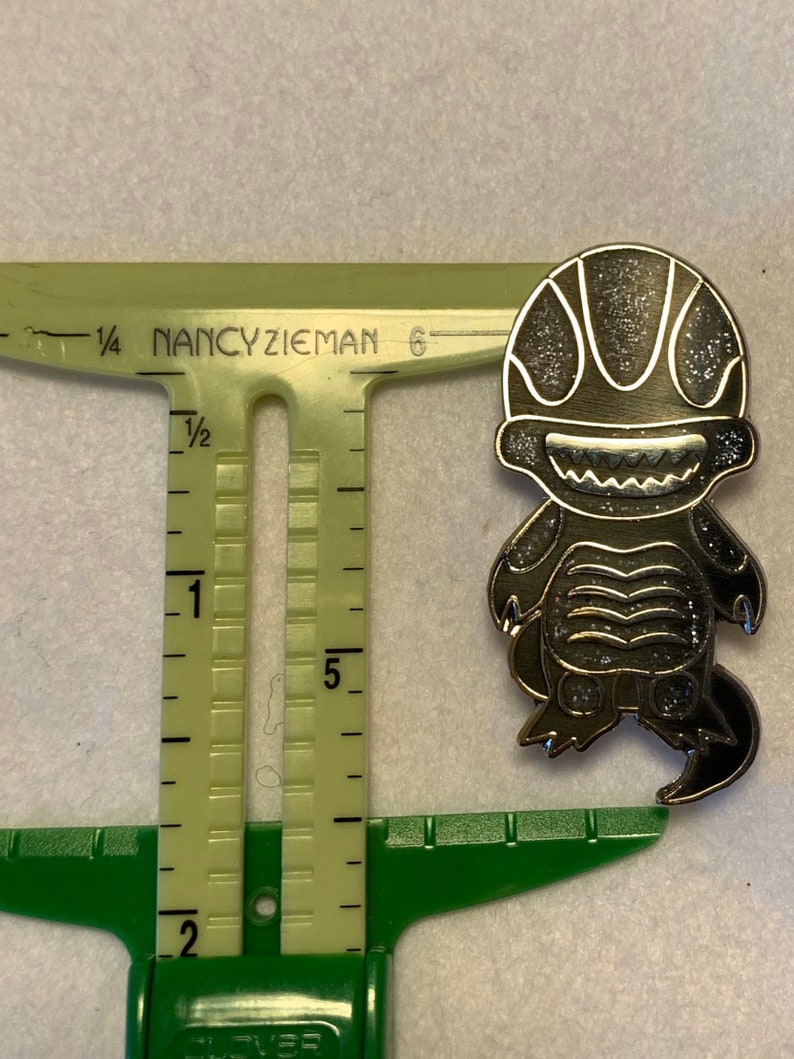 Xenomorph Pin Alien Horror Pin Badge Hard Enamel Pin Pin - Etsy