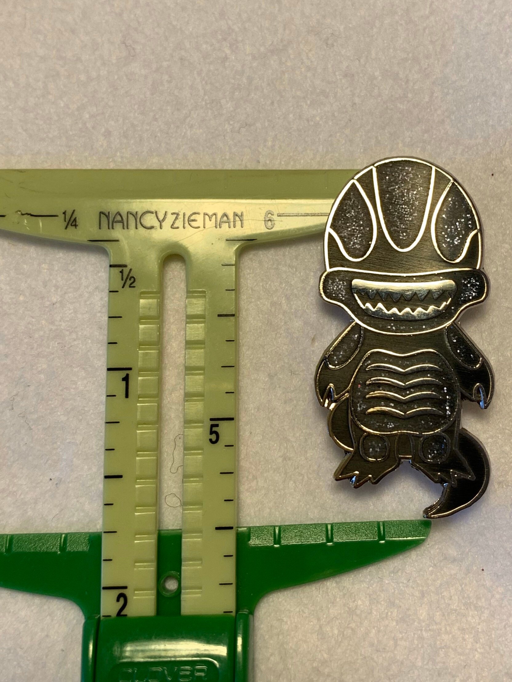 Xenomorph Pin Alien Horror Pin Badge Hard Enamel Pin Pin - Etsy