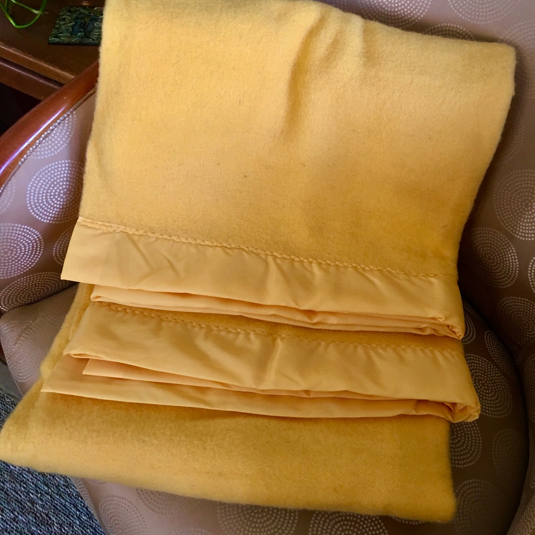 Wool Blanket Bright Yellow Gold Colour 100% Pure Virgin Wool, Satin ...
