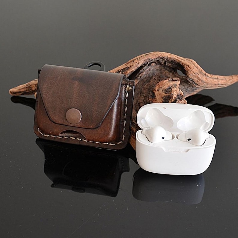 Handmade Leather Earbud Pouch: Airpods Pro, Sony, Master & Dynamic - Etsy