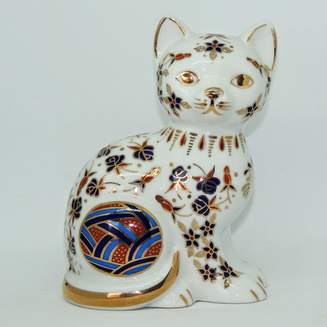 Vintage Japanese Porcelain Imari Cat - Decorated With 24 Carat Gold ...