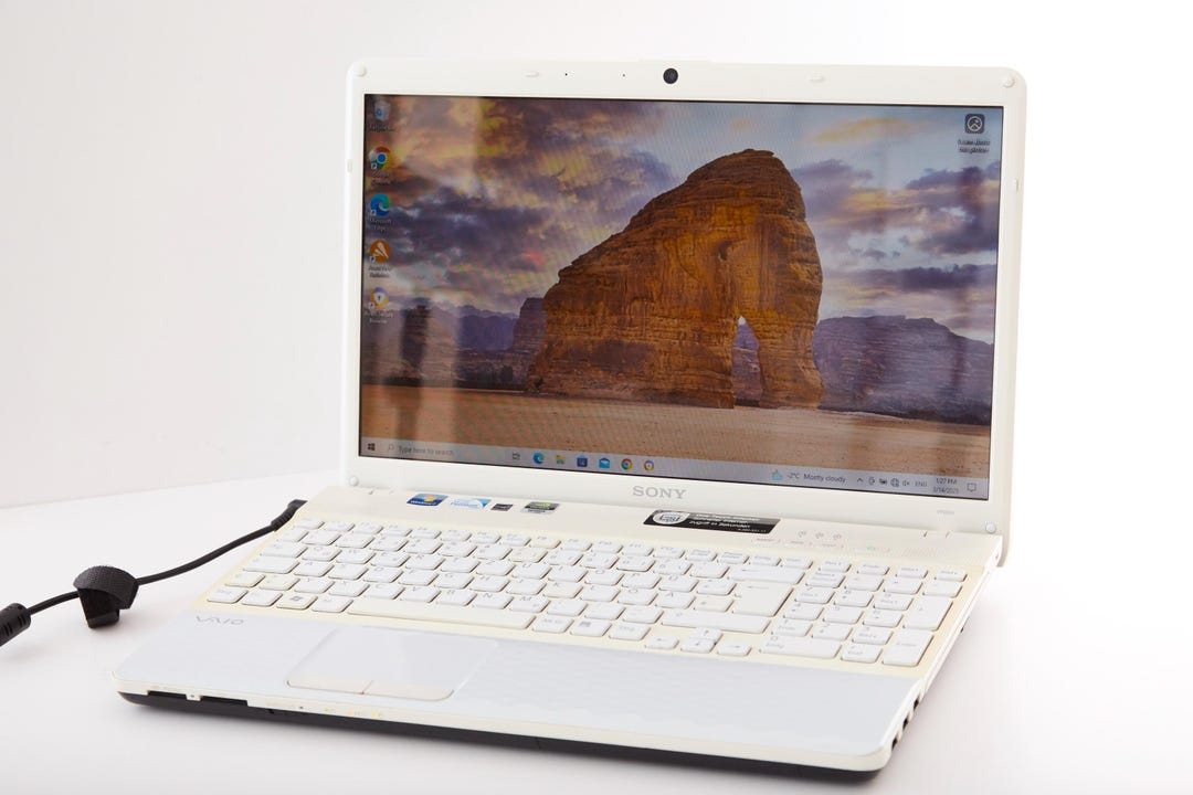 Sony VAIO PCG-71811M | 15.6” White Laptop | Fully Working | Retro ...