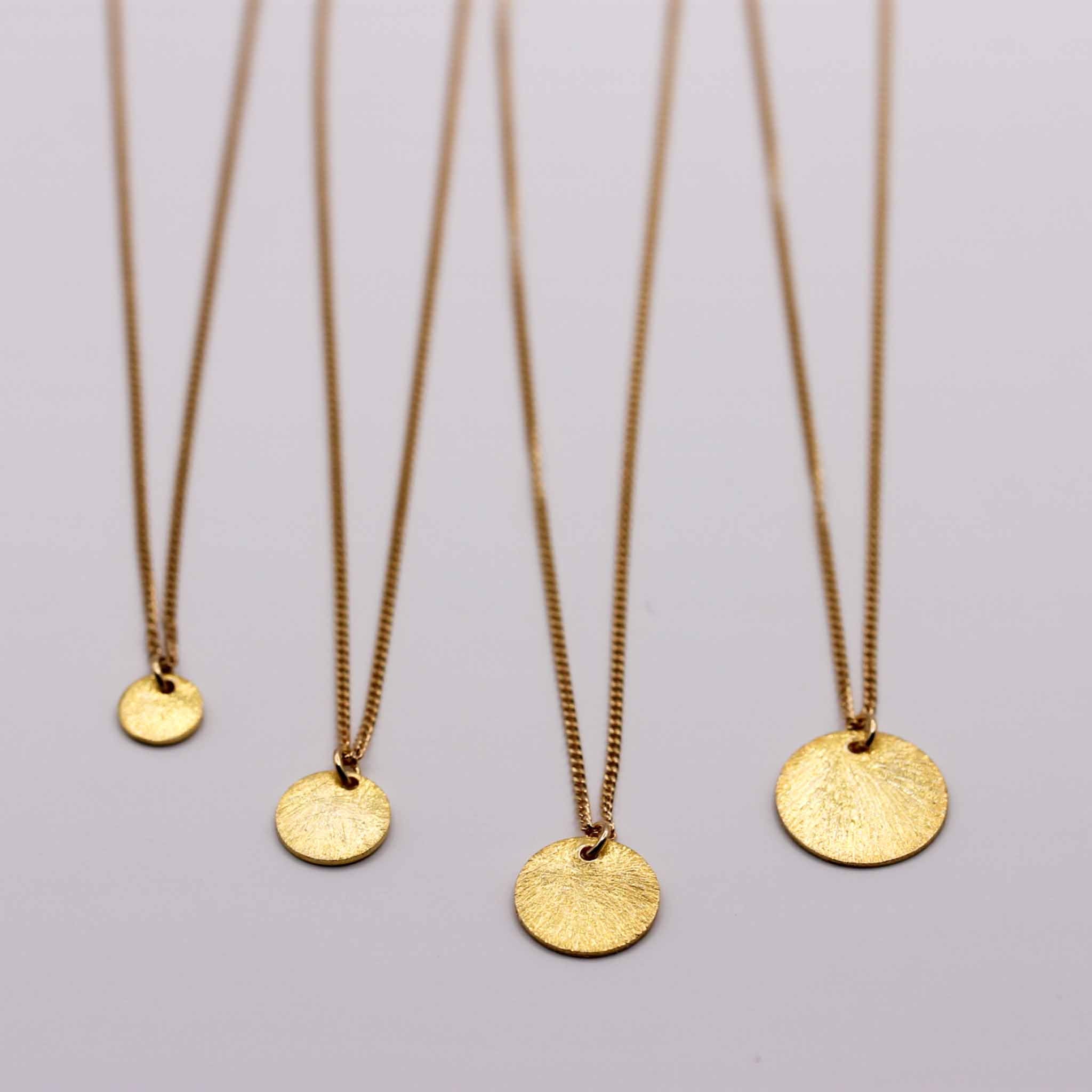 Goldene Kette Mit Plättchen