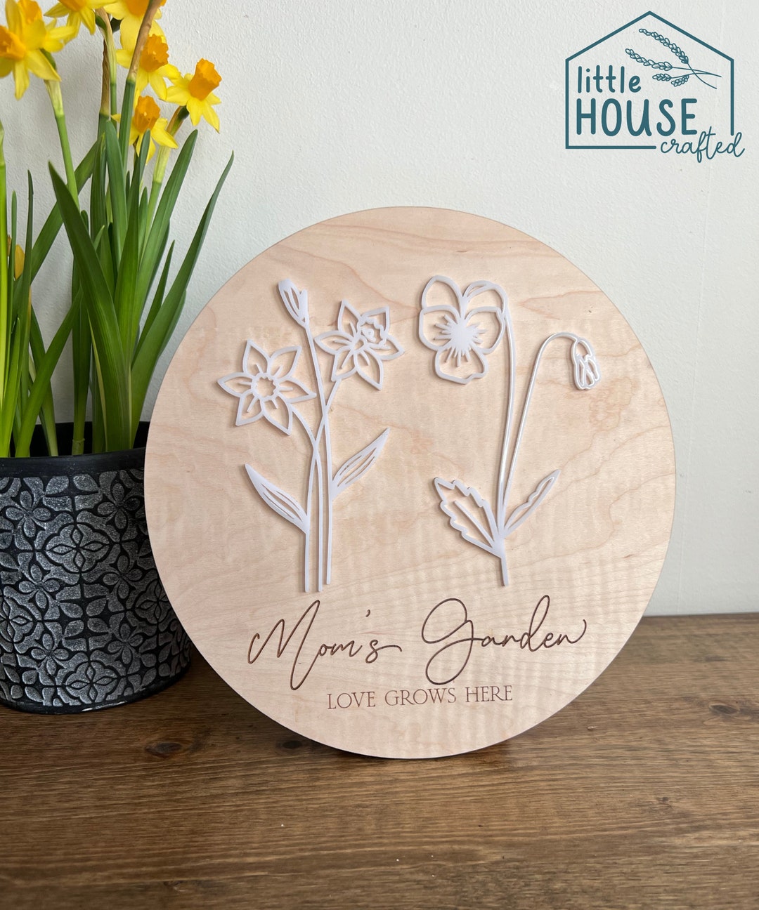 Birth Flower Wood Sign – Personalized Mom's Garden Decor - Etsy
