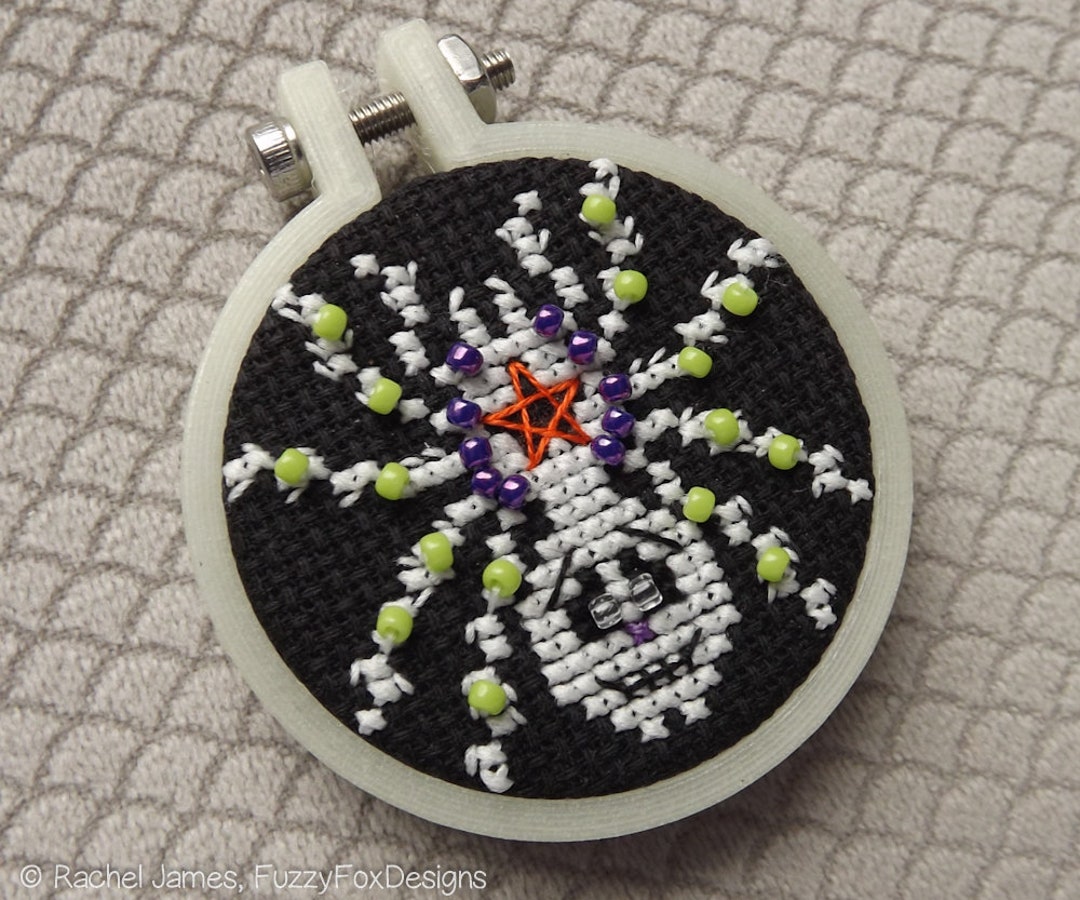 Glow Spider Pendant Cross Stitch Pattern PDF | Pattern for 4cm Glow ...