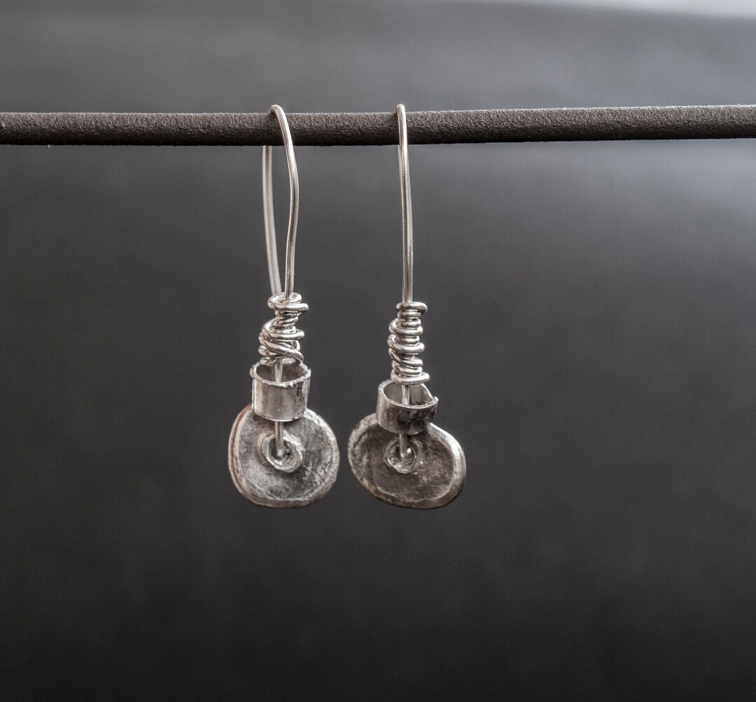 Plata aretes rústicos plata plata dangle plata hecho a mano colgantes ...