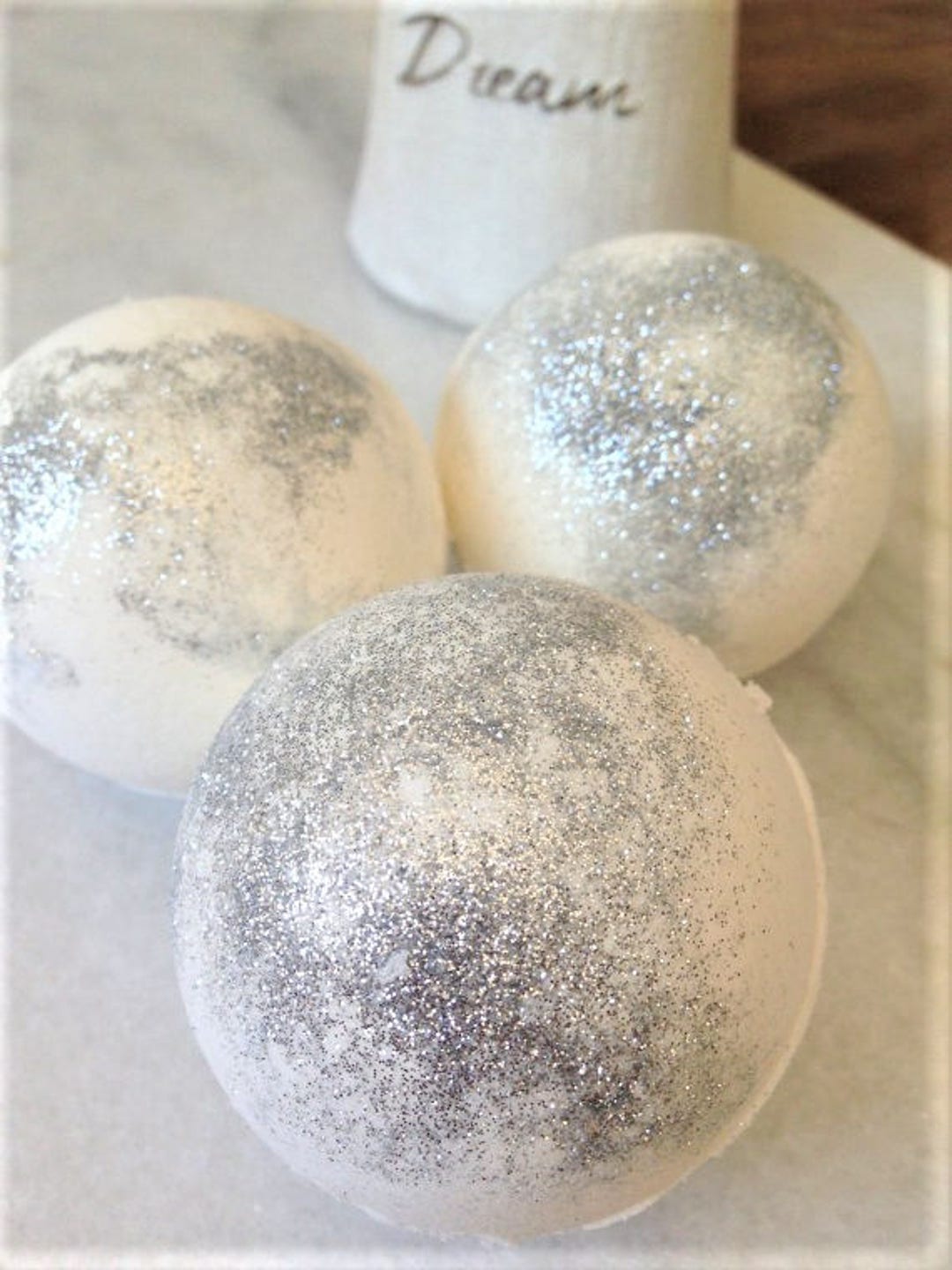 White Christmas Bath Bomb/bath Fizzy/vegan/silver Glitter/holiday Bath ...