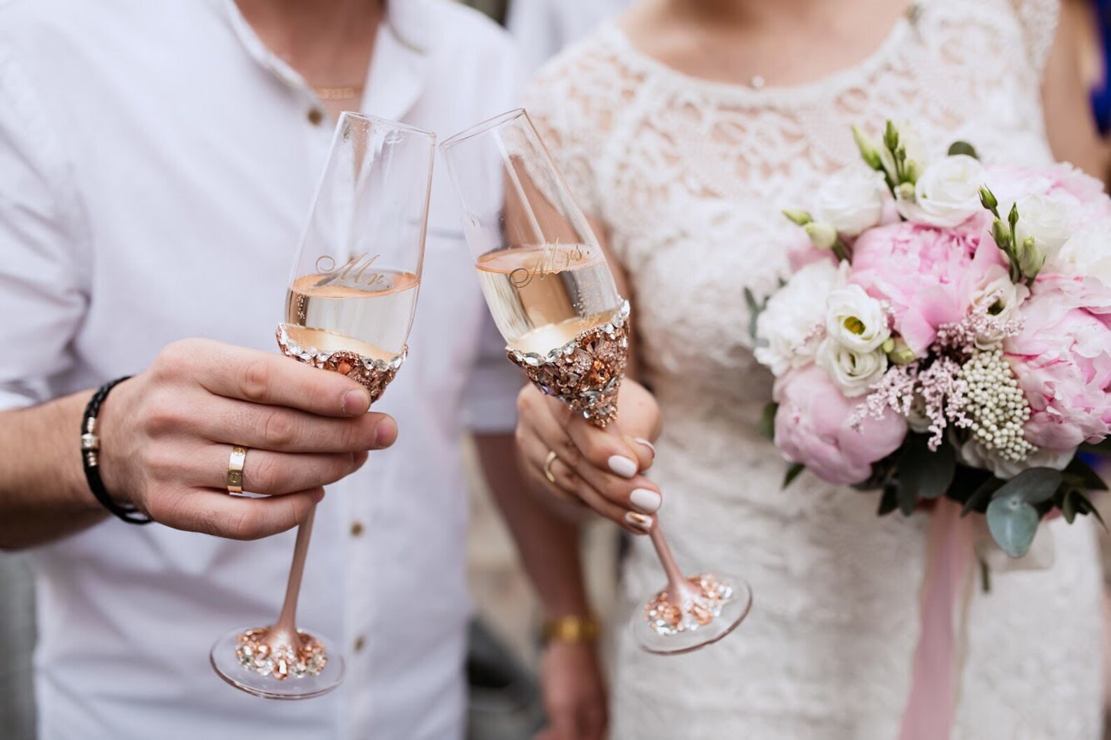 Wedding Flutes Bride and Groom Personalized Flutes Gold - Etsy