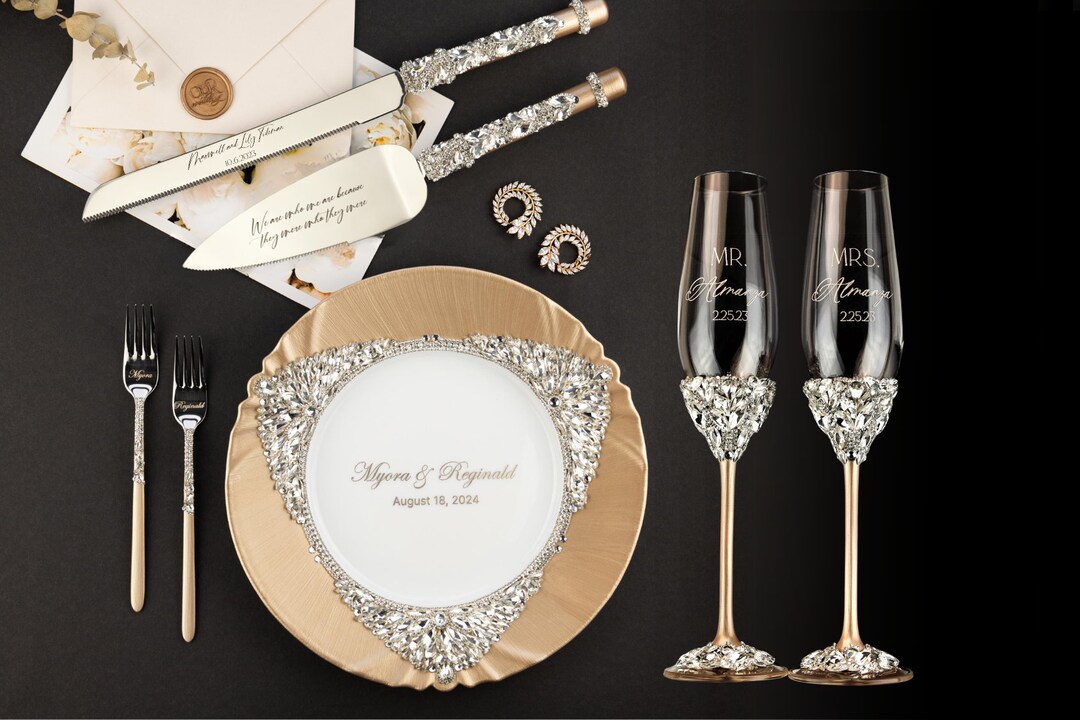 Personalized Wedding Flutes for Bride and Groom Unique Couple Gift ...
