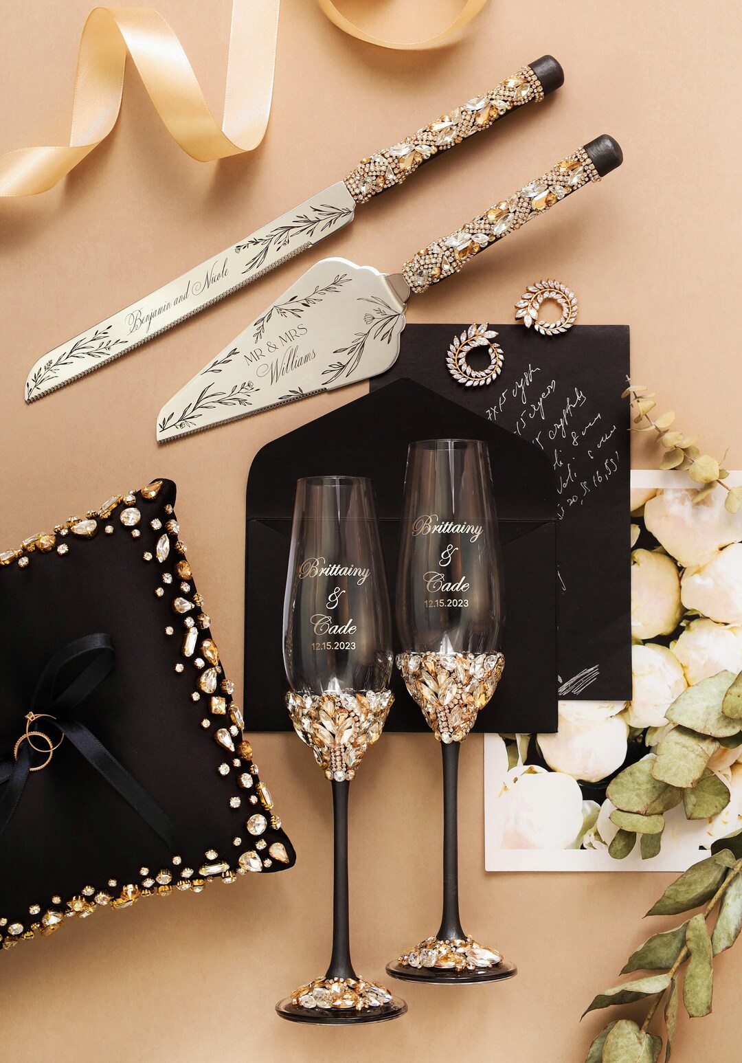Black Gothic Wedding Glasses for Bride and Groom Engrave Cake Cutting ...
