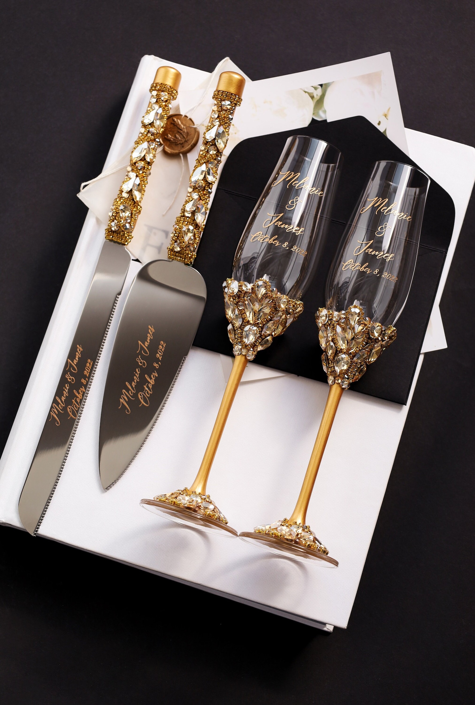 Personalized Wedding Flutes for Bride and Groom Cake Cutting Engraved ...
