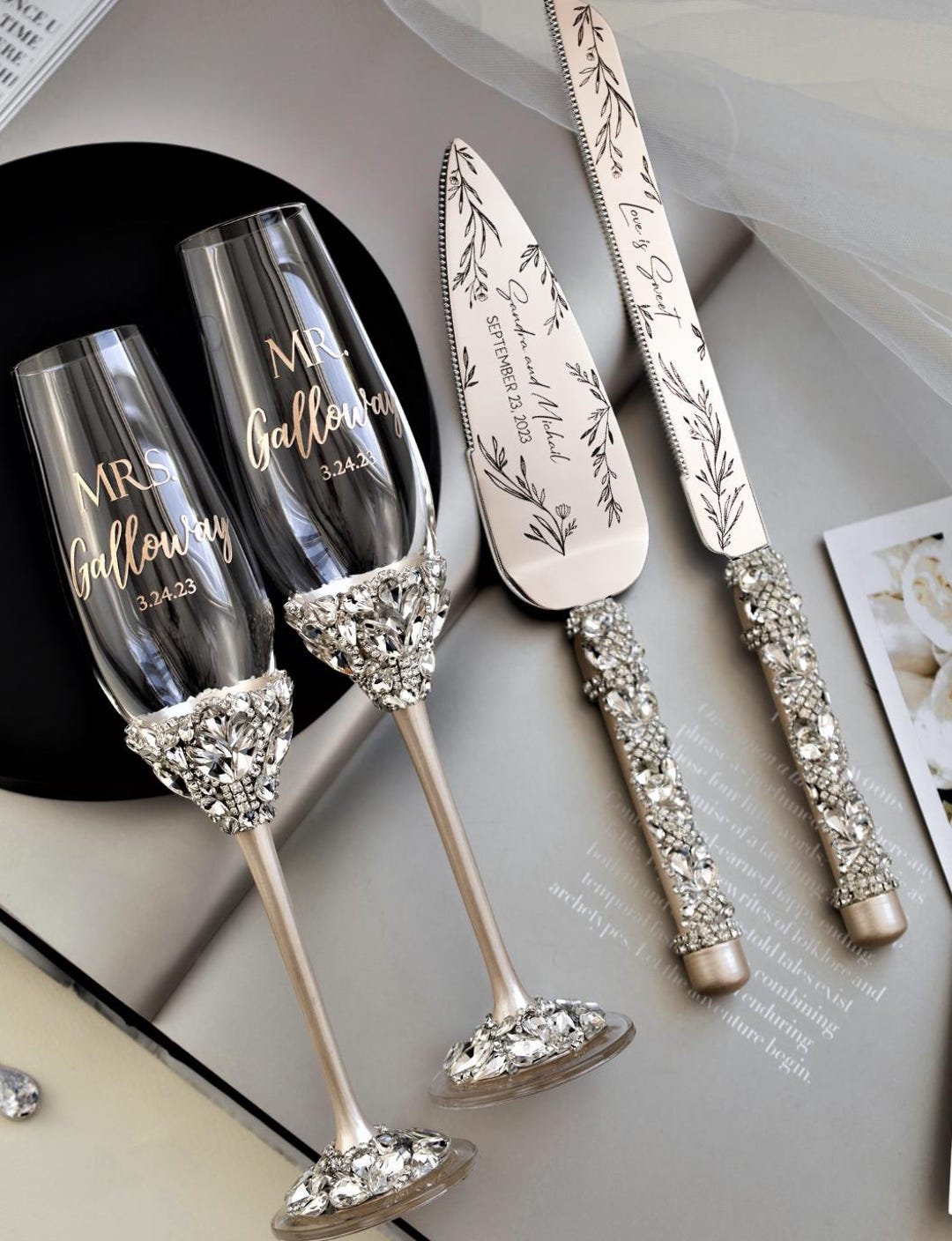 Personalized Wedding Flutes and Cake Cutting Set, Engrave Champagne ...