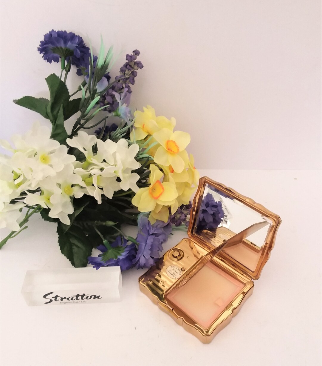 Stratton Musical Compact, Gold Tone Powder Compact With Sifter, Ladies ...