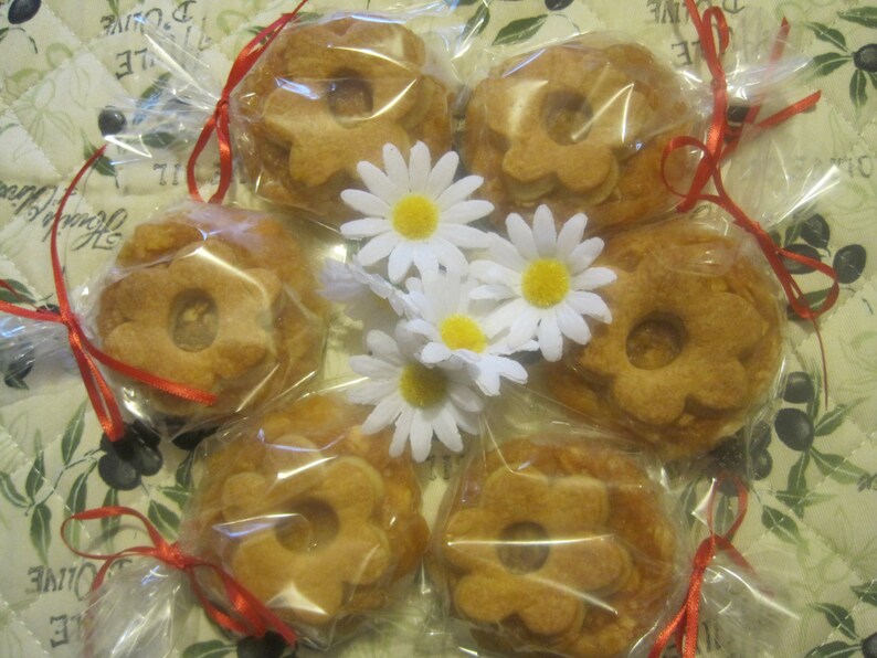 12 Mini Flower Shaped Apple Pies Individually Wrapped, Home Baked Gift ...