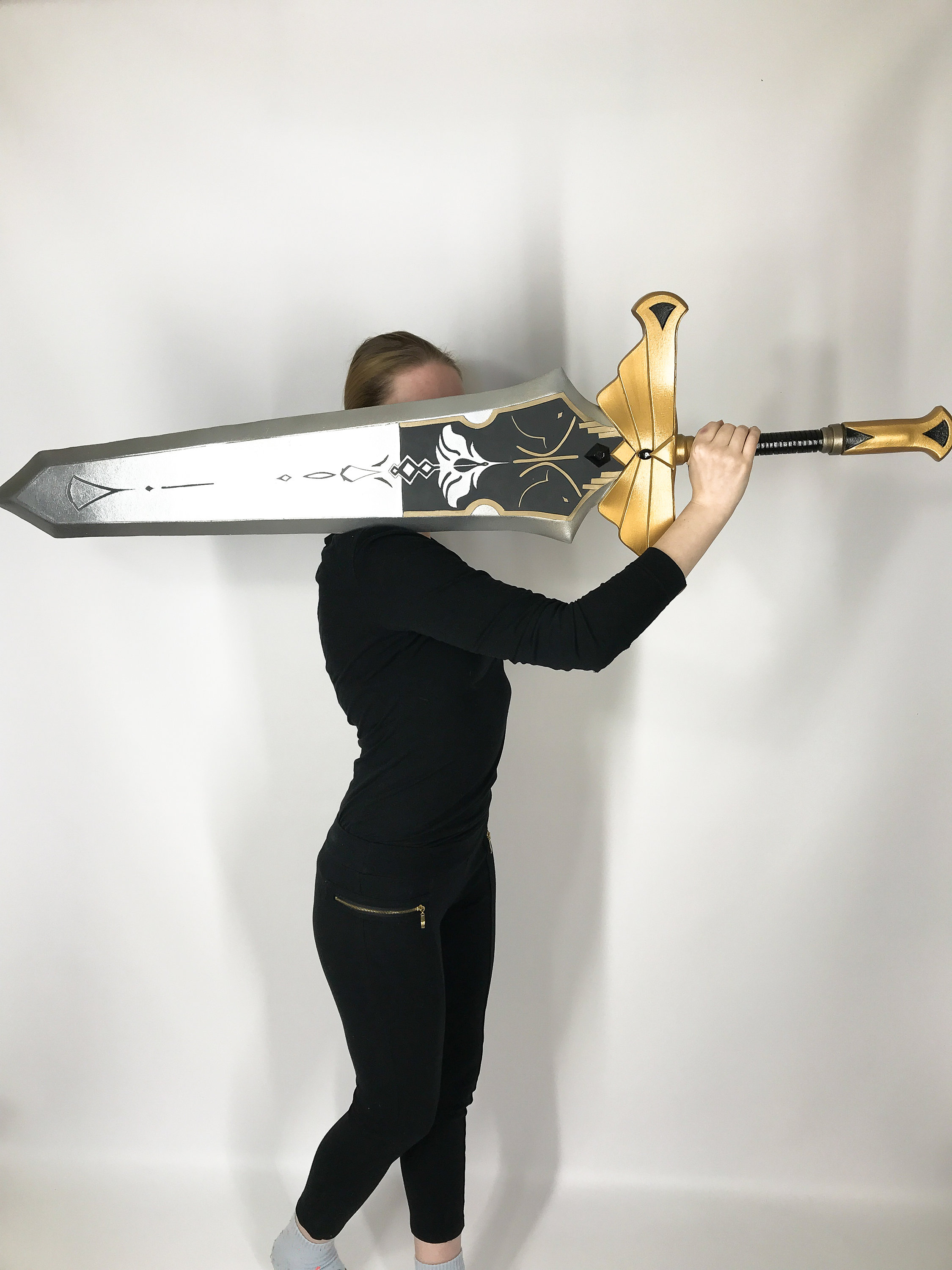 Favonius Greatsword, Two-handed Sword Genshin, Mistsplitter Reforged ...