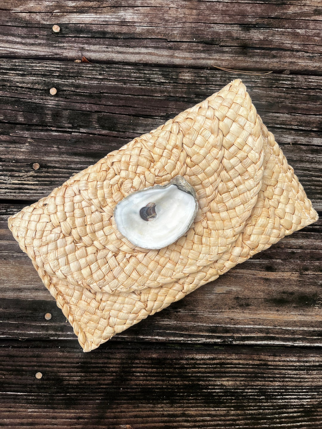 Straw Clutch Purse With Oyster Shell Purse Handbag Coastal Beach Outfit ...