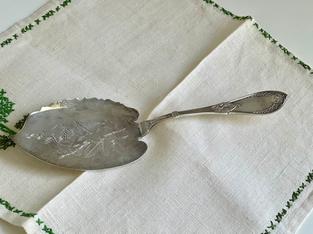 Antique Holmes Booth & Haydens A1 Silver Plated Floral Eustoma Cake ...