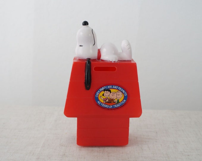 Vintage 1966 United Feature Syndicate Peanuts Snoopy on Doghouse Chex Party Mix and Peanuts Red ...