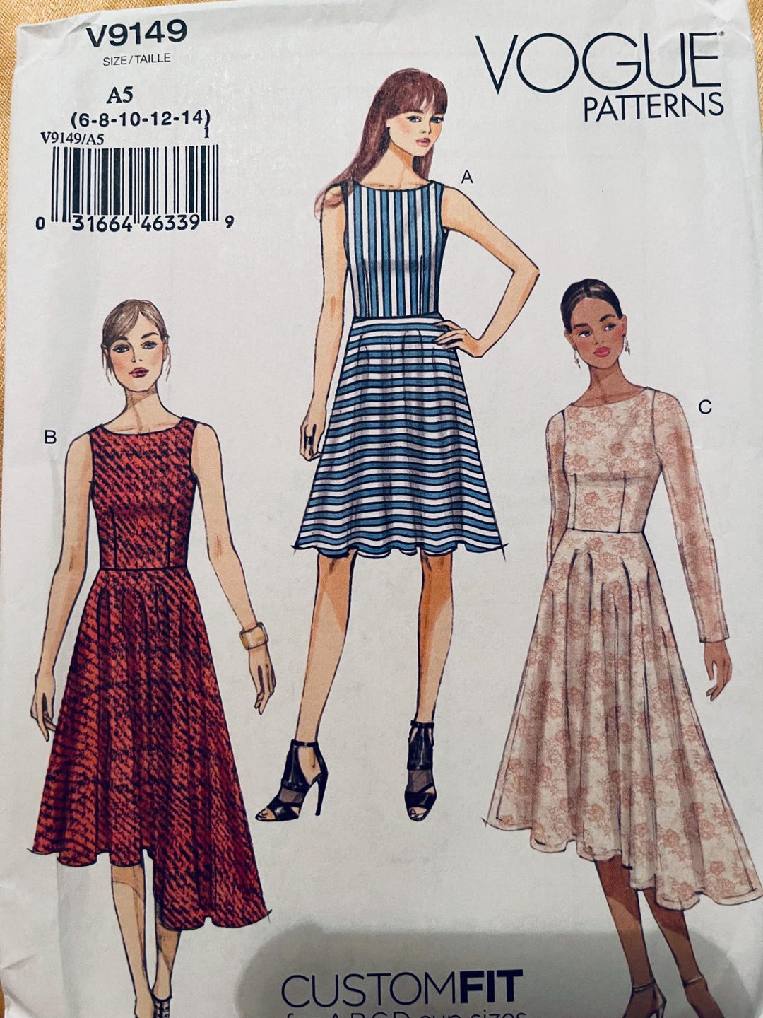 Vogue V9149 - Misses' Flared and Close-fitting Dresses Sewing Pattern ...