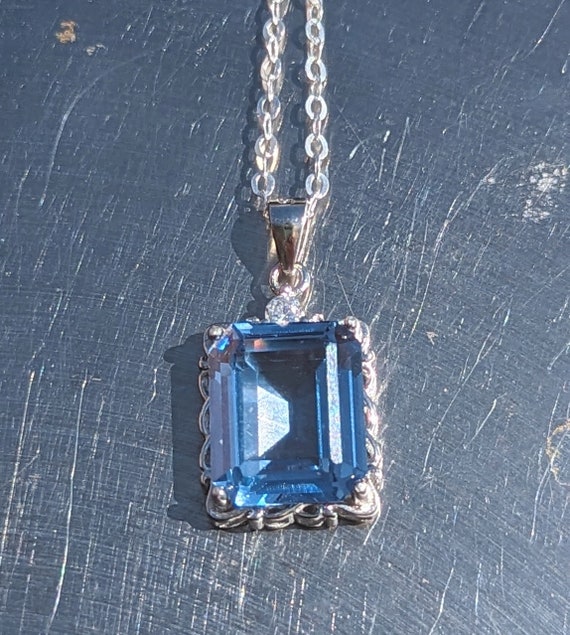 Vintage aquamarine pendant store