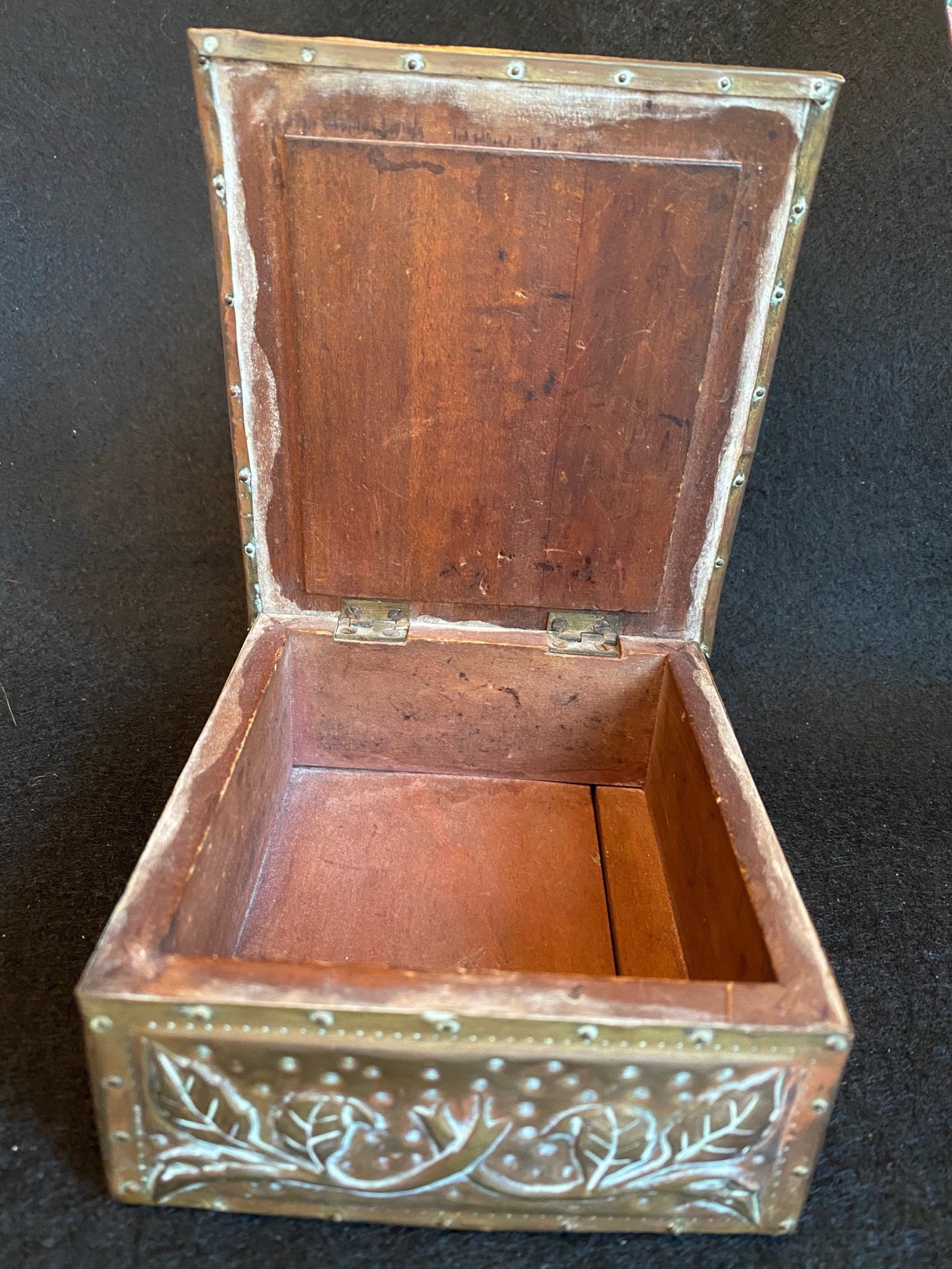 Antique Copper Repousse Box Arts & Crafts 1880 to 1920 Floral Flowers ...