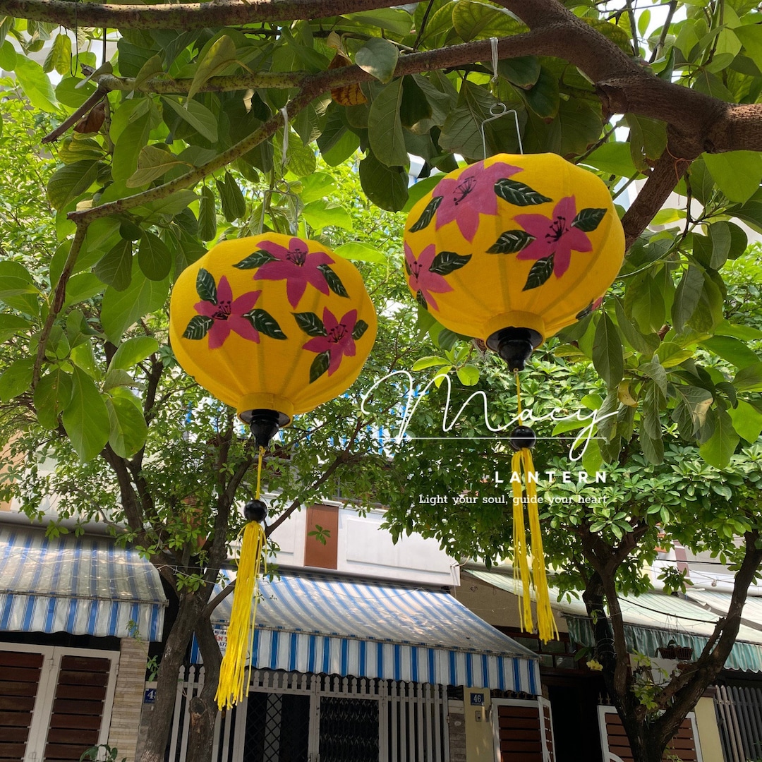 Set 2 Traditional Bamboo Lanterns 35cm - Hand Painted Lantern With ...