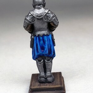 Painted Armor Stand, Cauldron, Skulls and Candles Miniatures / Dnd ...