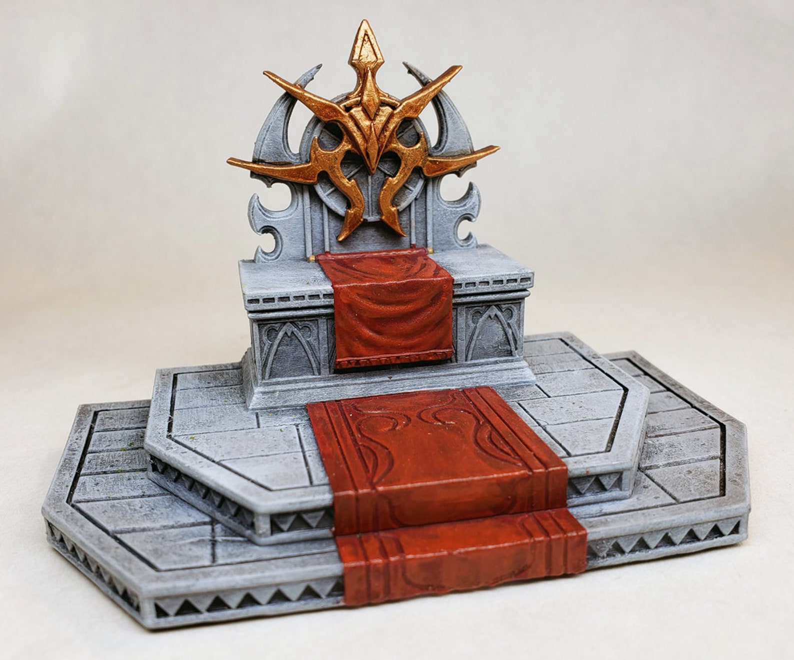Painted Cultist Statue, Altar and Crystall Ball Terrain / Painted Resin ...