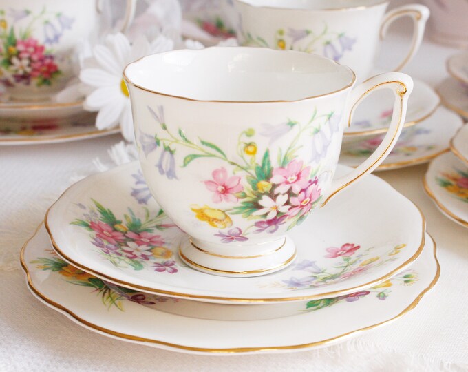 English Tea Set: Queen Anne old Country Spray Vintage Tea - Etsy