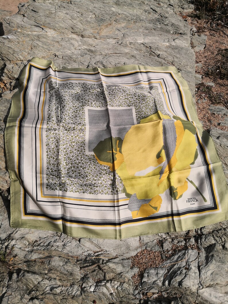 Foulard MARCEL FRANCK vintage 80s en soie vert et jaune à fleurs 76 x ...