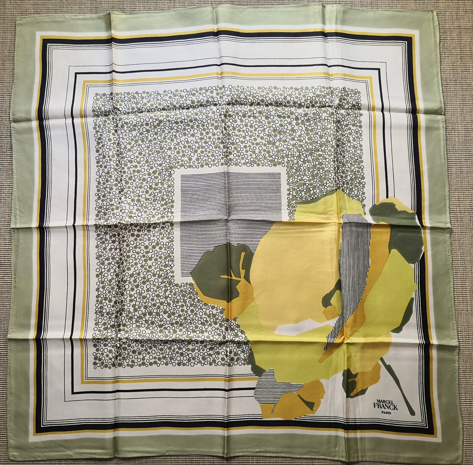 Foulard MARCEL FRANCK vintage 80s en soie vert et jaune à fleurs 76 x ...