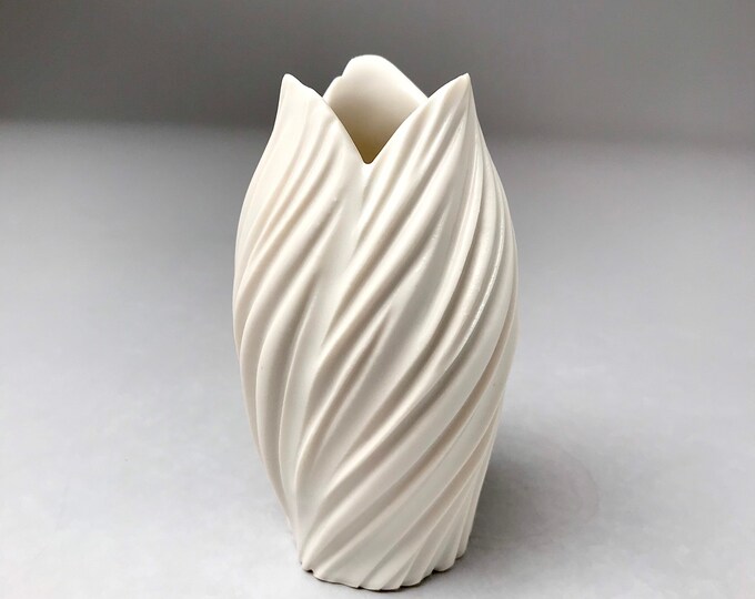Tulip Vase, Small, Pottery Vase, Porcelain, White, Hand Carved, Ceramic ...