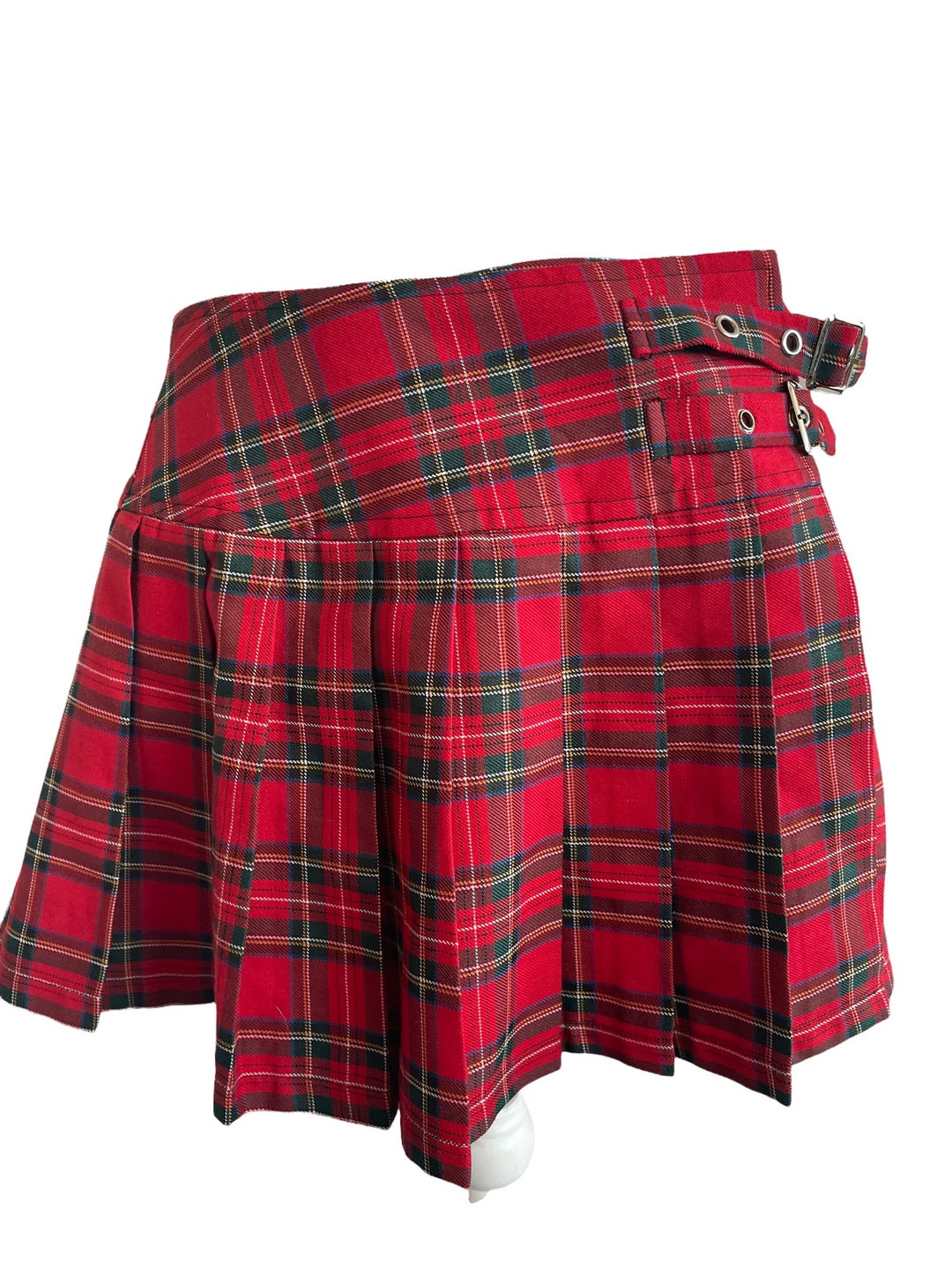 Minifalda escocesa estilo Y2K, prenda prohibida. Falda roja de cuadros ...