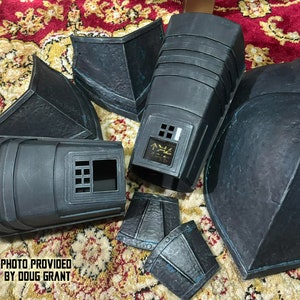 Baylan Skoll Animated Gauntlet Display (set of 2) – No Electronics ...