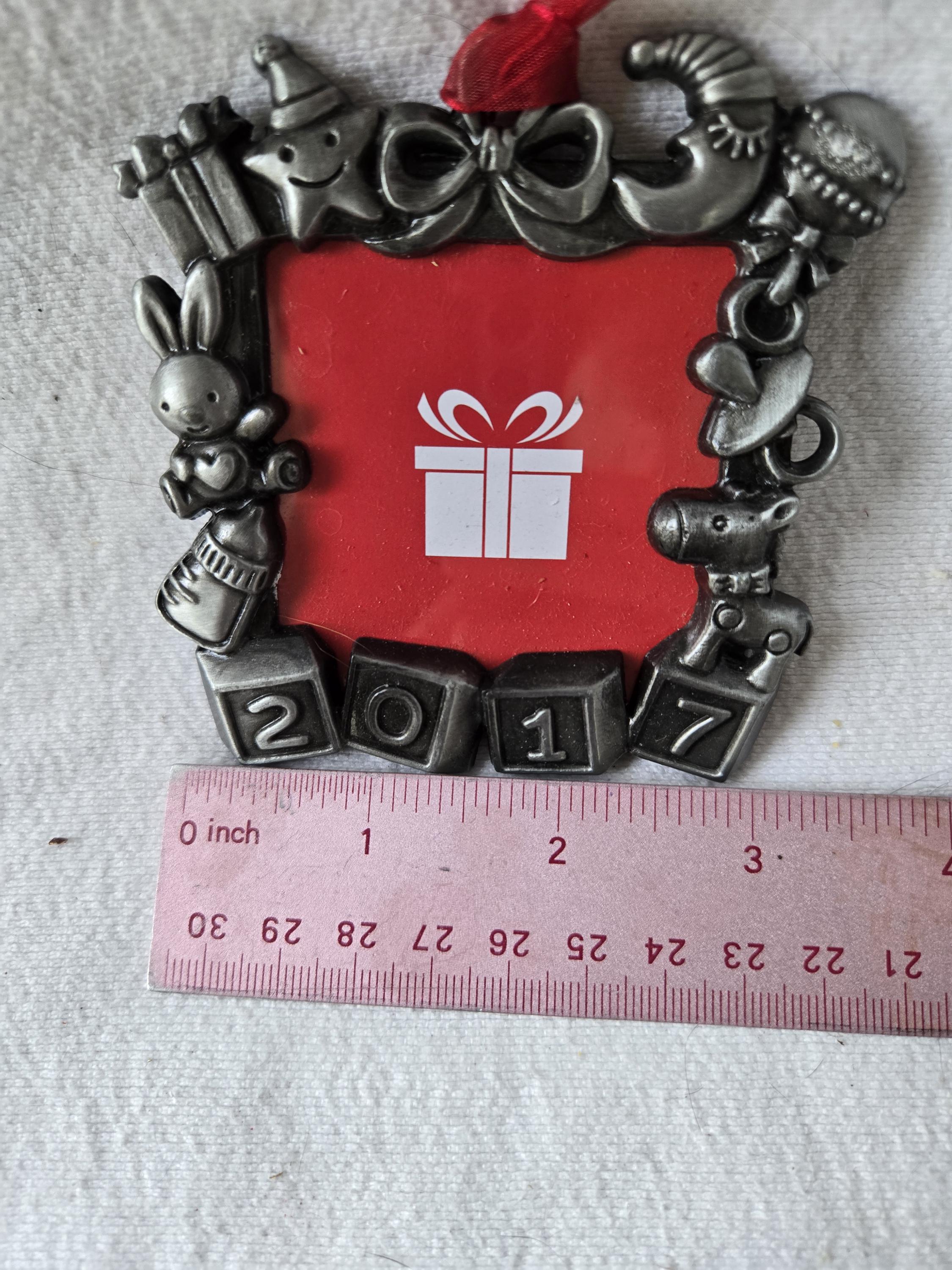 2017 Vintage Ornament Frame for Babies First Christmas. Find an Old ...