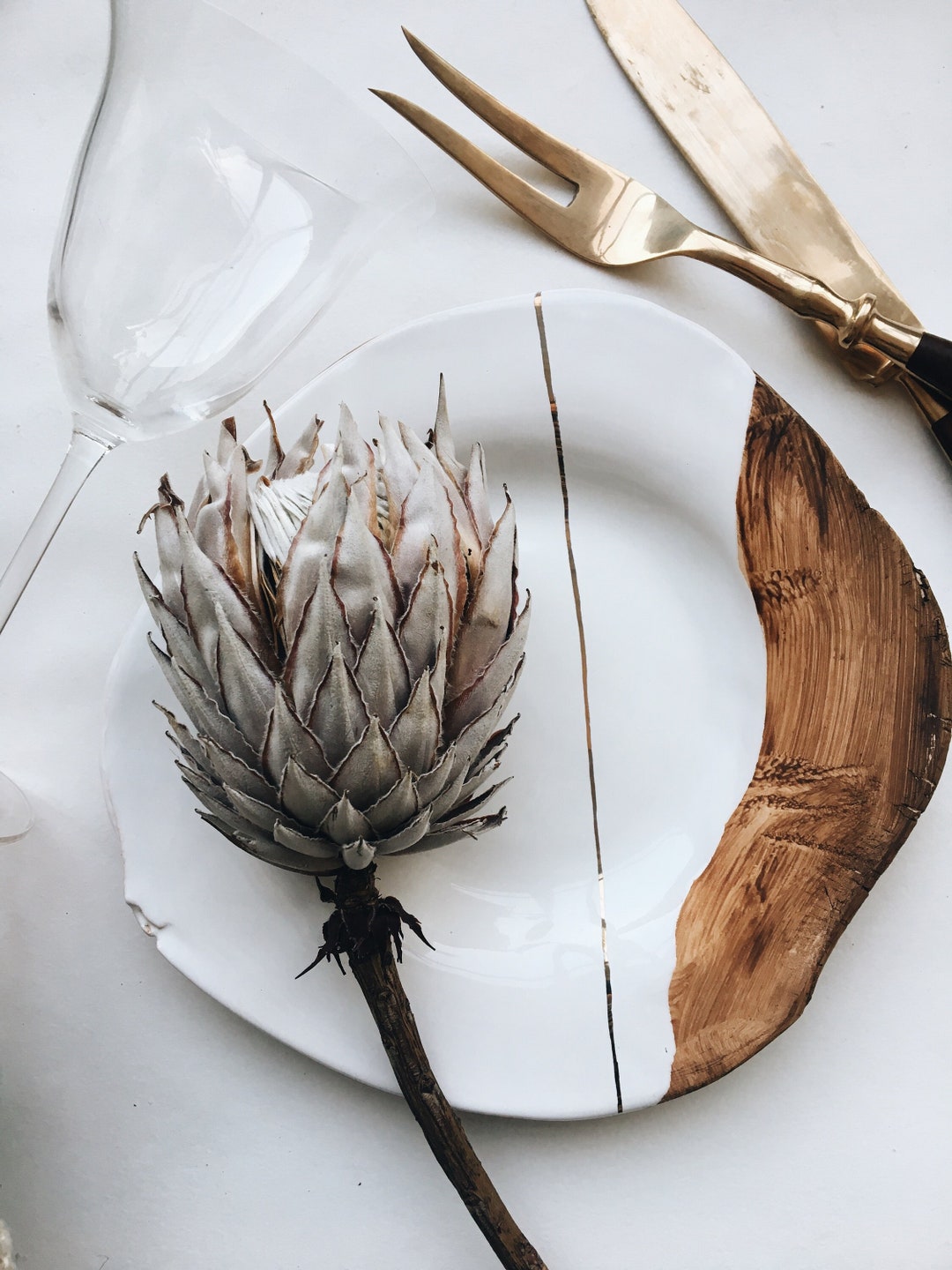 Handcrafted Ceramic Dinner Plate – Wood-effect Clay & Kintsugi Gold ...