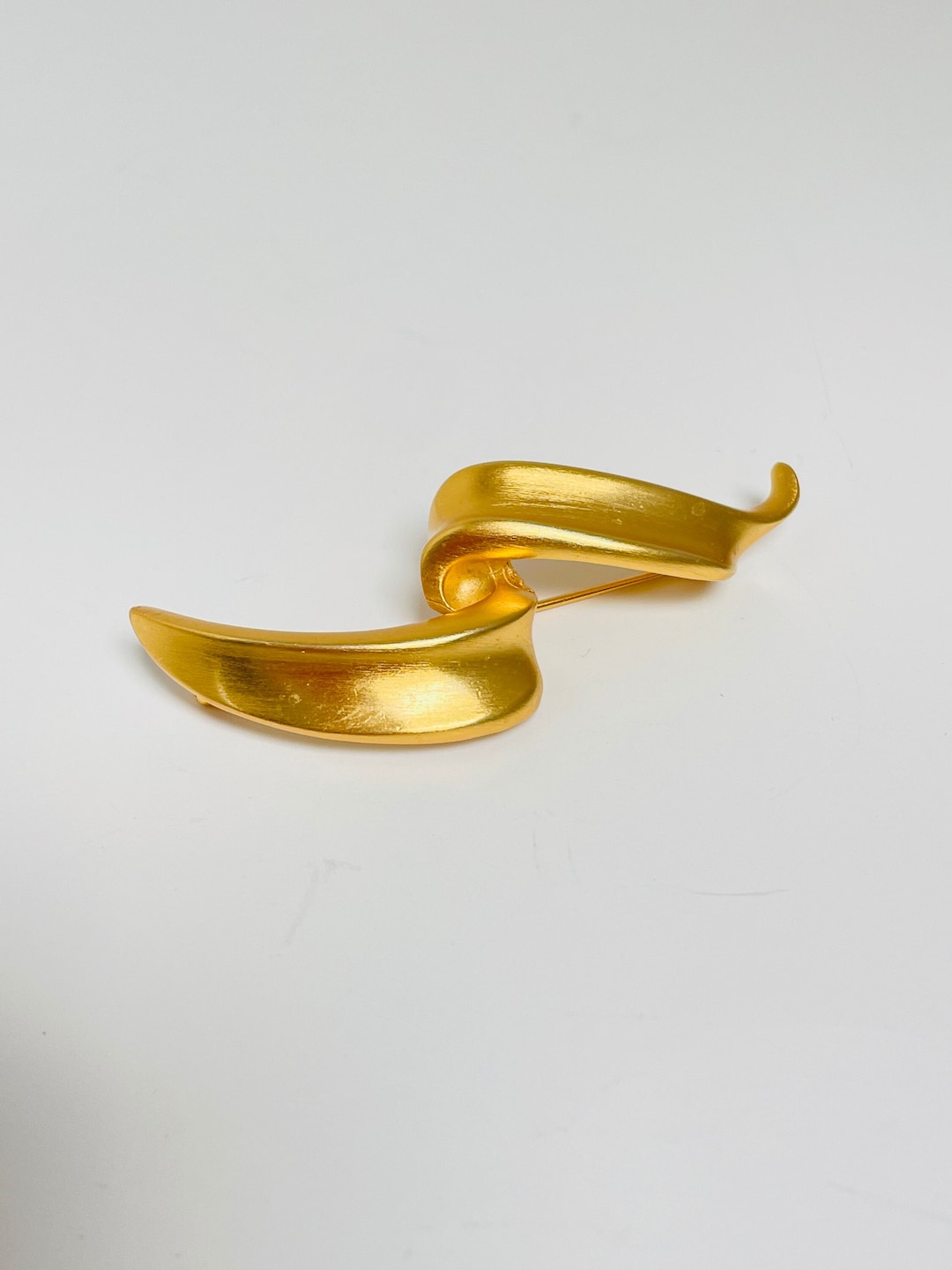 Vintage Anne Klein AK Brushed Matte Gold Brooch Ribbon Pin - Long ...