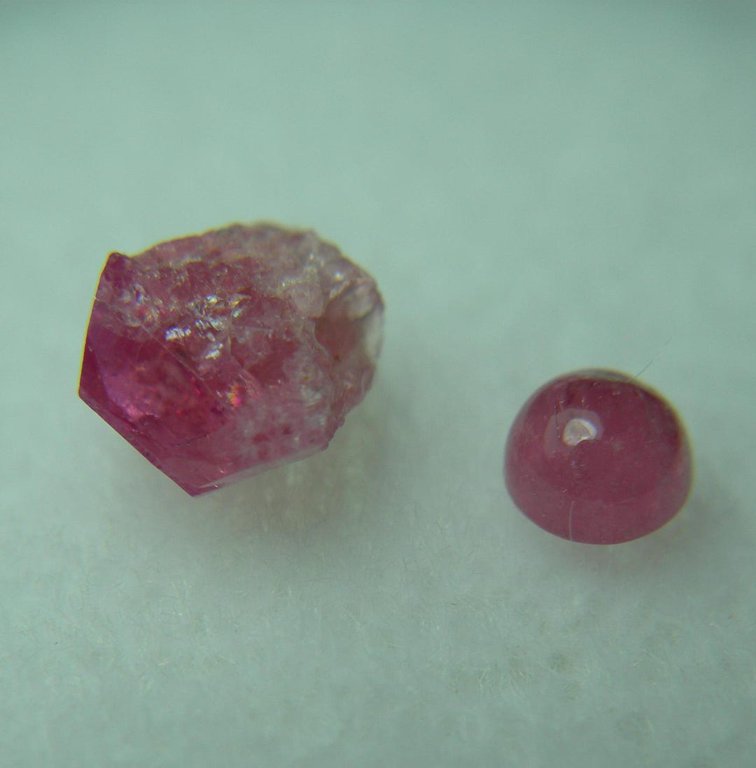 Rare RED BERYL Gem Cab & Crystal Set Natural BIXBITE Violet Claims Wah ...