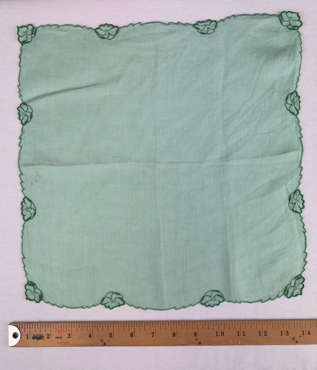 Vintage 1950s Mid-century Green Embroidered Scalloped Edge Cotton ...