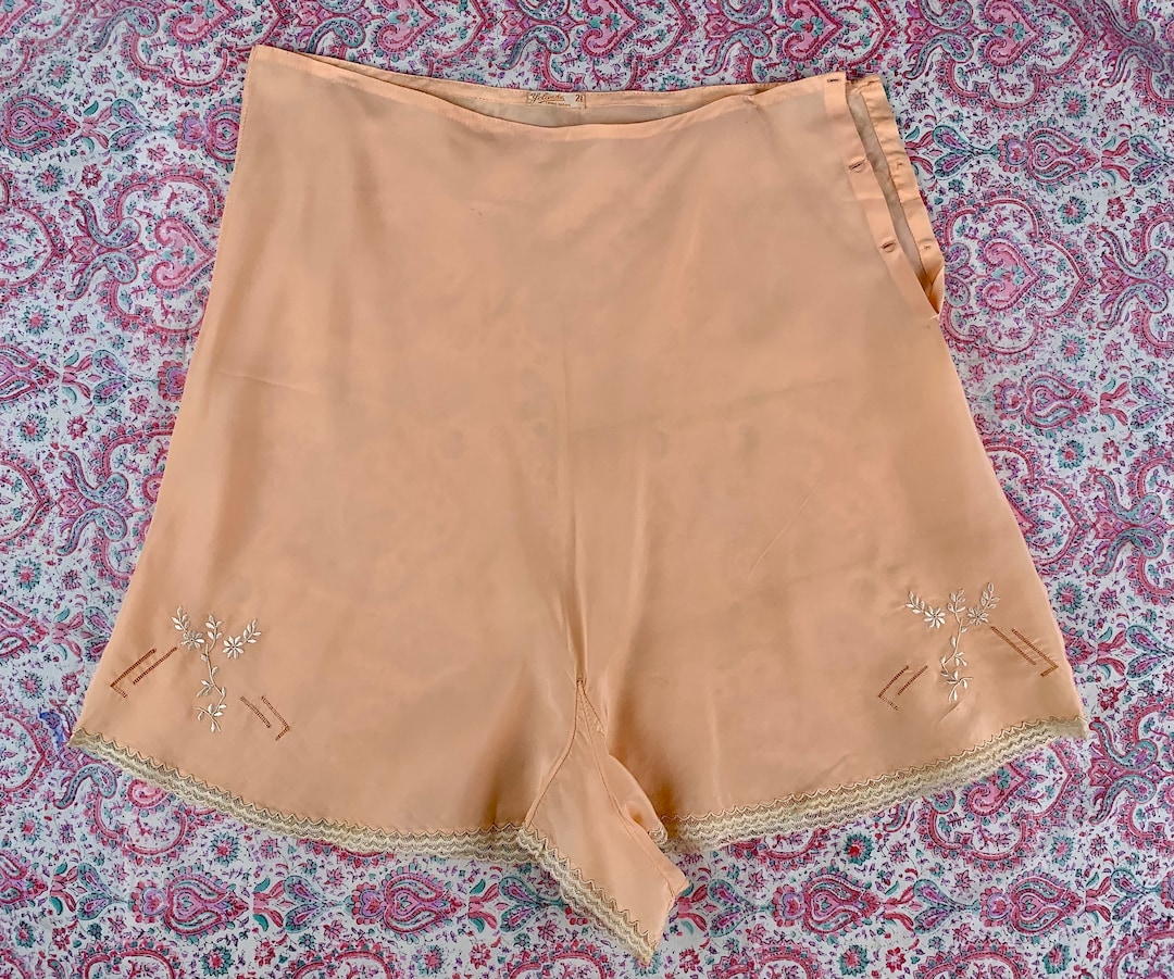 Vintage Sexy Lingerie 1940s Peach Silk Tap Pants Lace Lingerie Boudoir ...