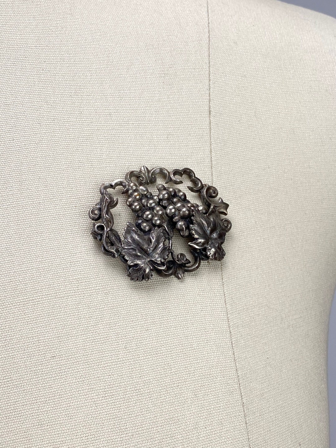 Vintage Silver Tone Grape Bunch Grapevine Brooch Pin Great for ...