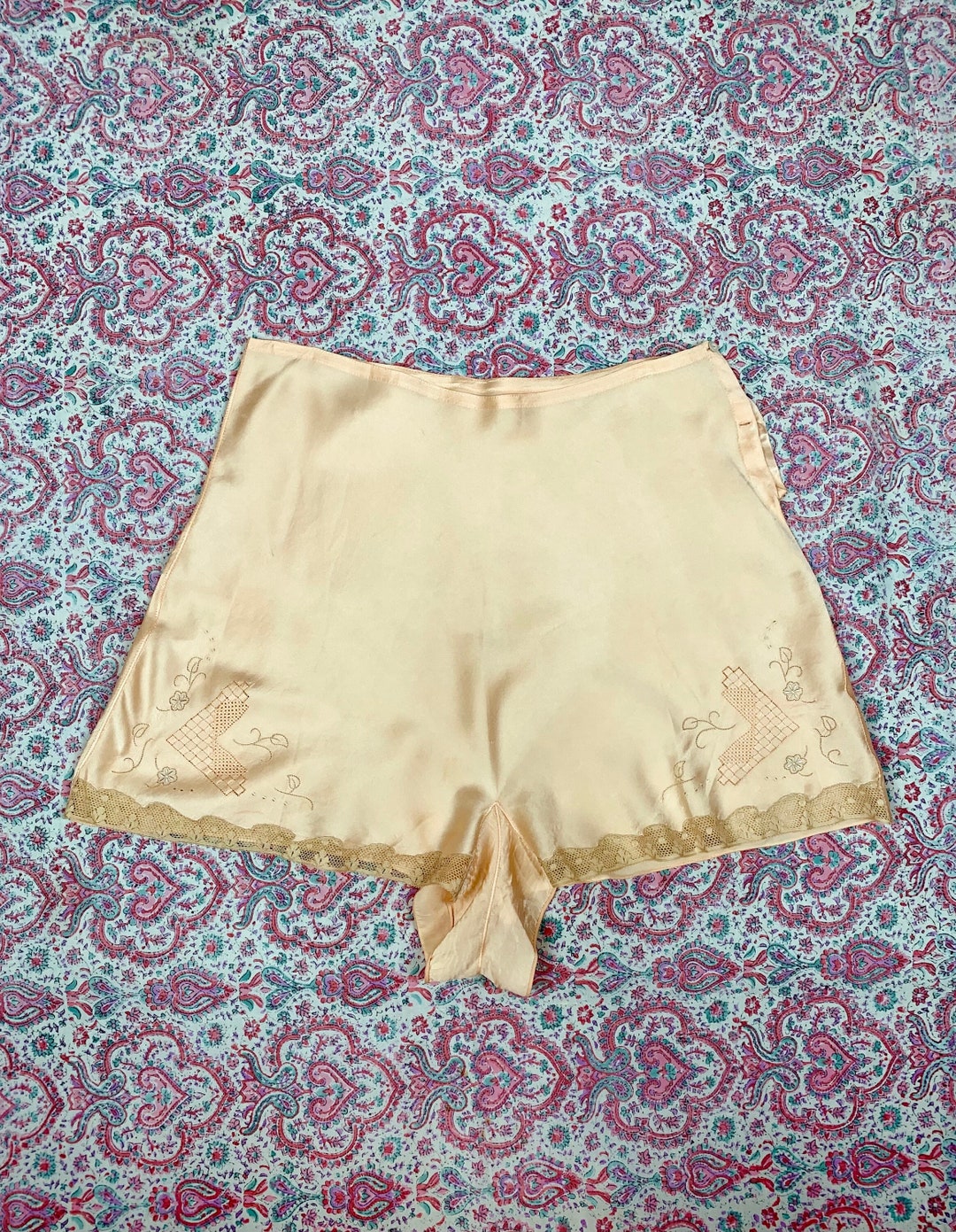 Vintage Sexy Lingerie 1940s Peach Pink Silk Satin Tap Pants Lace ...